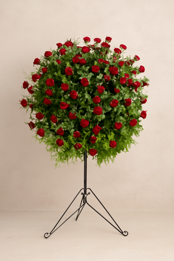 Wrought iron arrangement of red roses (Turkey) | FLORA724